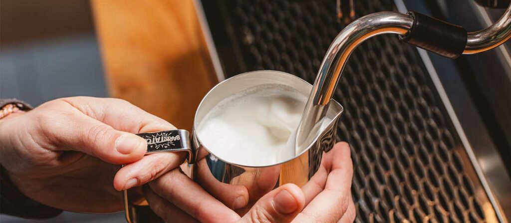 Commencer le latte art : les 5 étapes à suivre pour réussir
